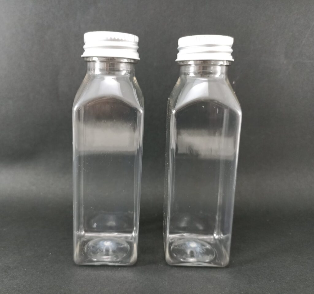Envases PET modelo CUADRADO 100ml. con tapas – Jab Envases Plásticos